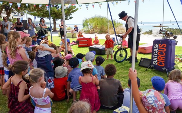 Festival Entertainment – Suitcase Circus