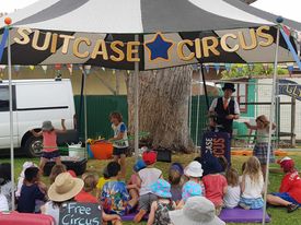 Festival Entertainment – Suitcase Circus